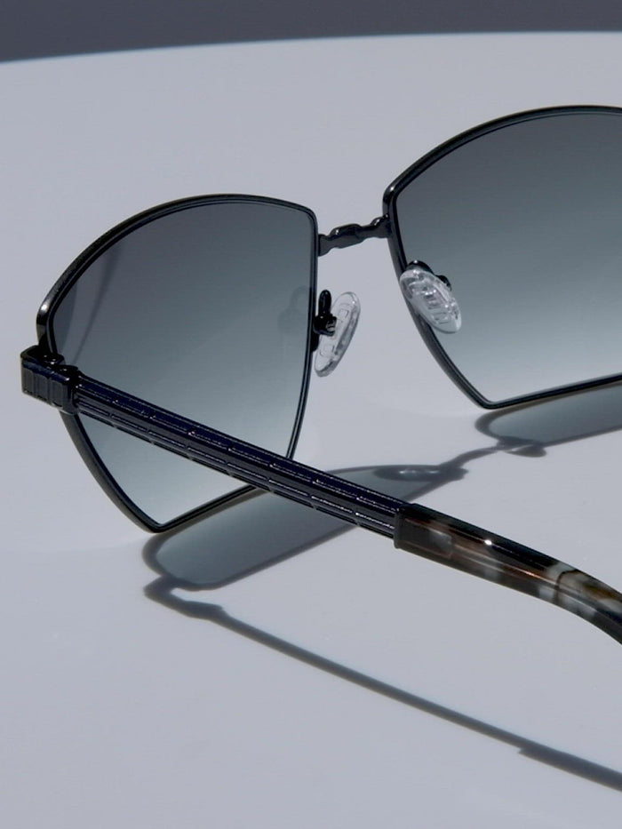 LABYRINTHE IN CARBON: Made in Japan, BLACK TITANIUM METAL FRAME SUNGLA